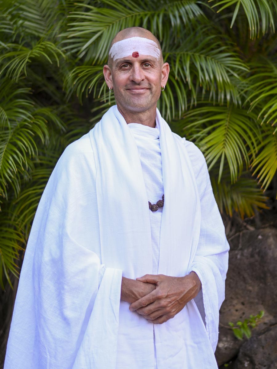 The Monks of Kauai's Hindu Monastery - Kauai's Hindu Monastery