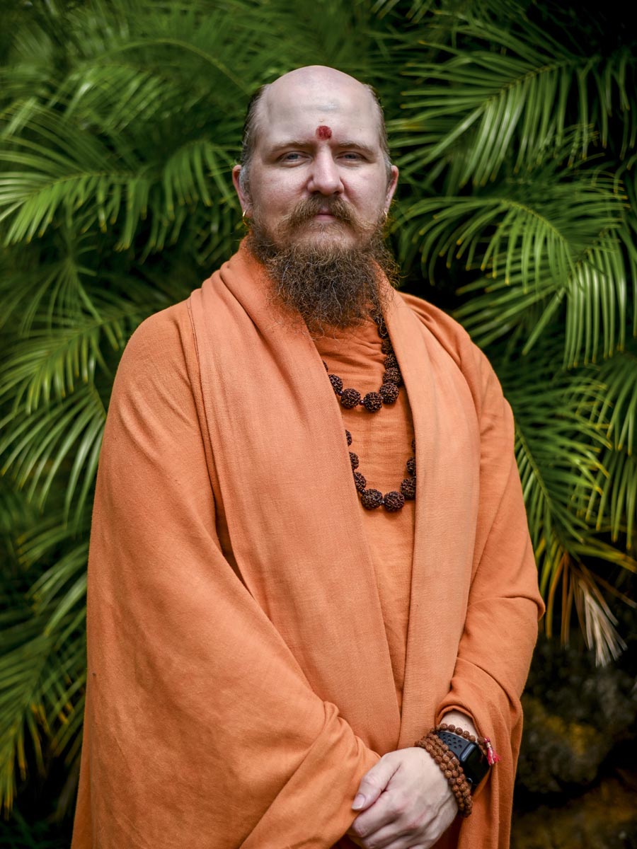 The Monks of Kauai's Hindu Monastery - Kauai's Hindu Monastery