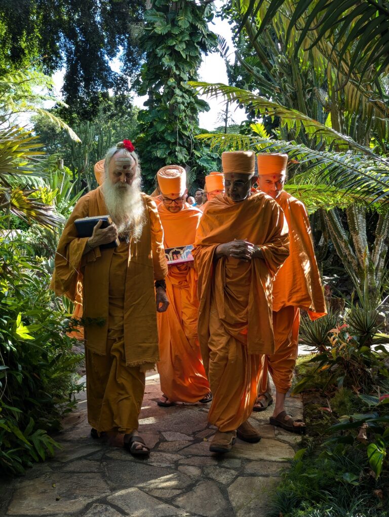 12 Swaminarayan Monks Visit - Kauai's Hindu Monastery