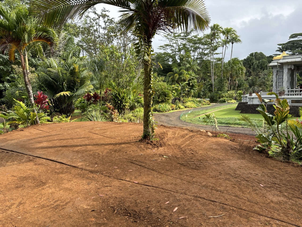 Iraivan Perimeter Earthwork - Kauai's Hindu Monastery